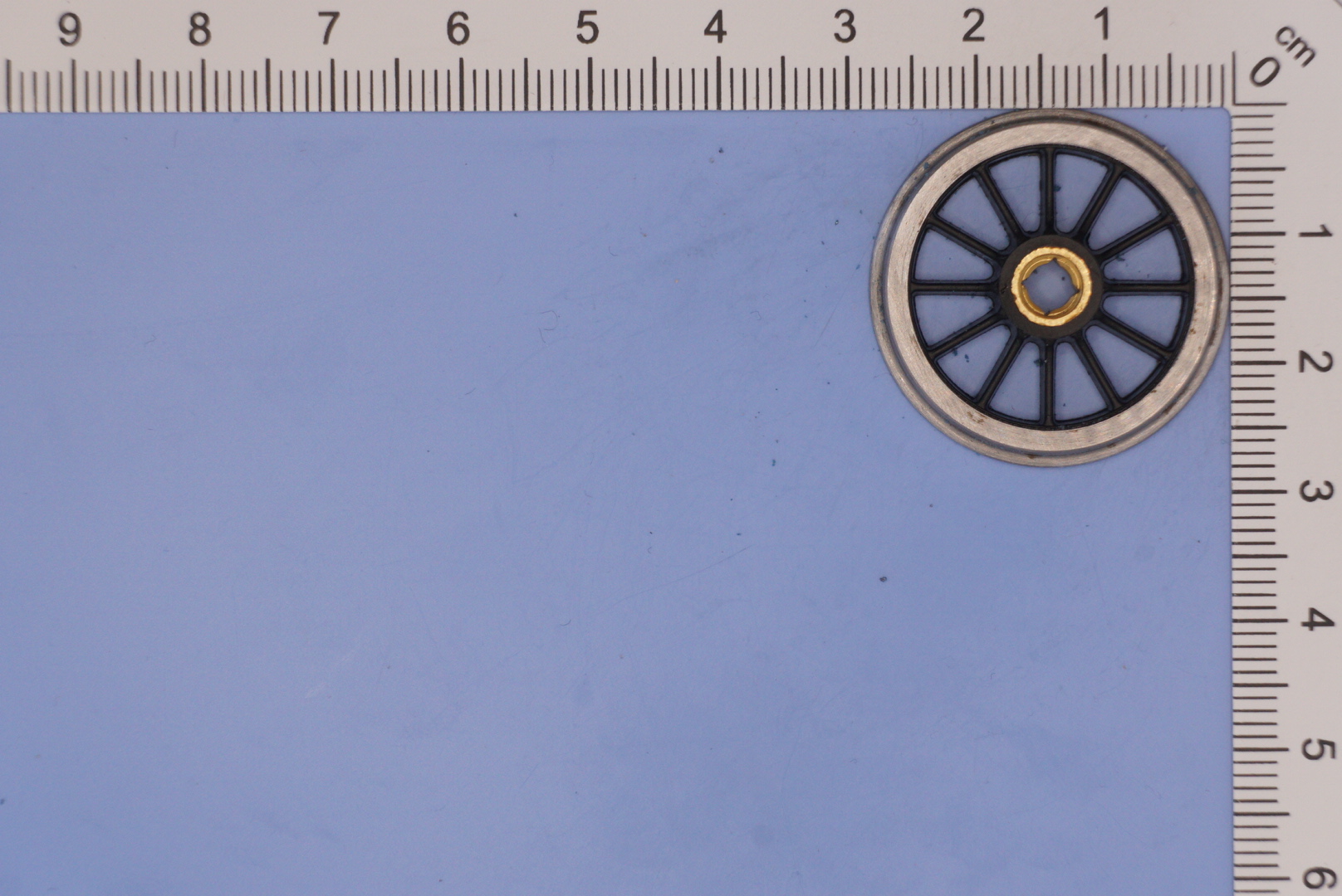 Slater's Plastikard - 3'9" 12 Spoke Tender Wheel